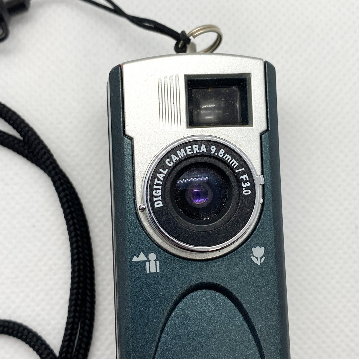 Vintage 2002 Aiptek Mega Cam Mini Digital Camera – CobbleStore Vintage