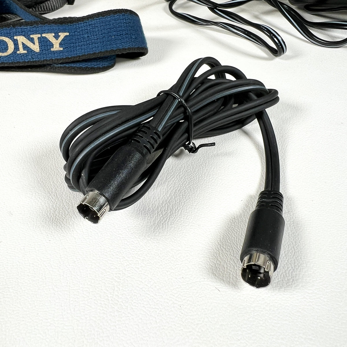 Modern 2006 Sony CCD-TRV93 Hi8 Video Camcorder – CobbleStore Vintage